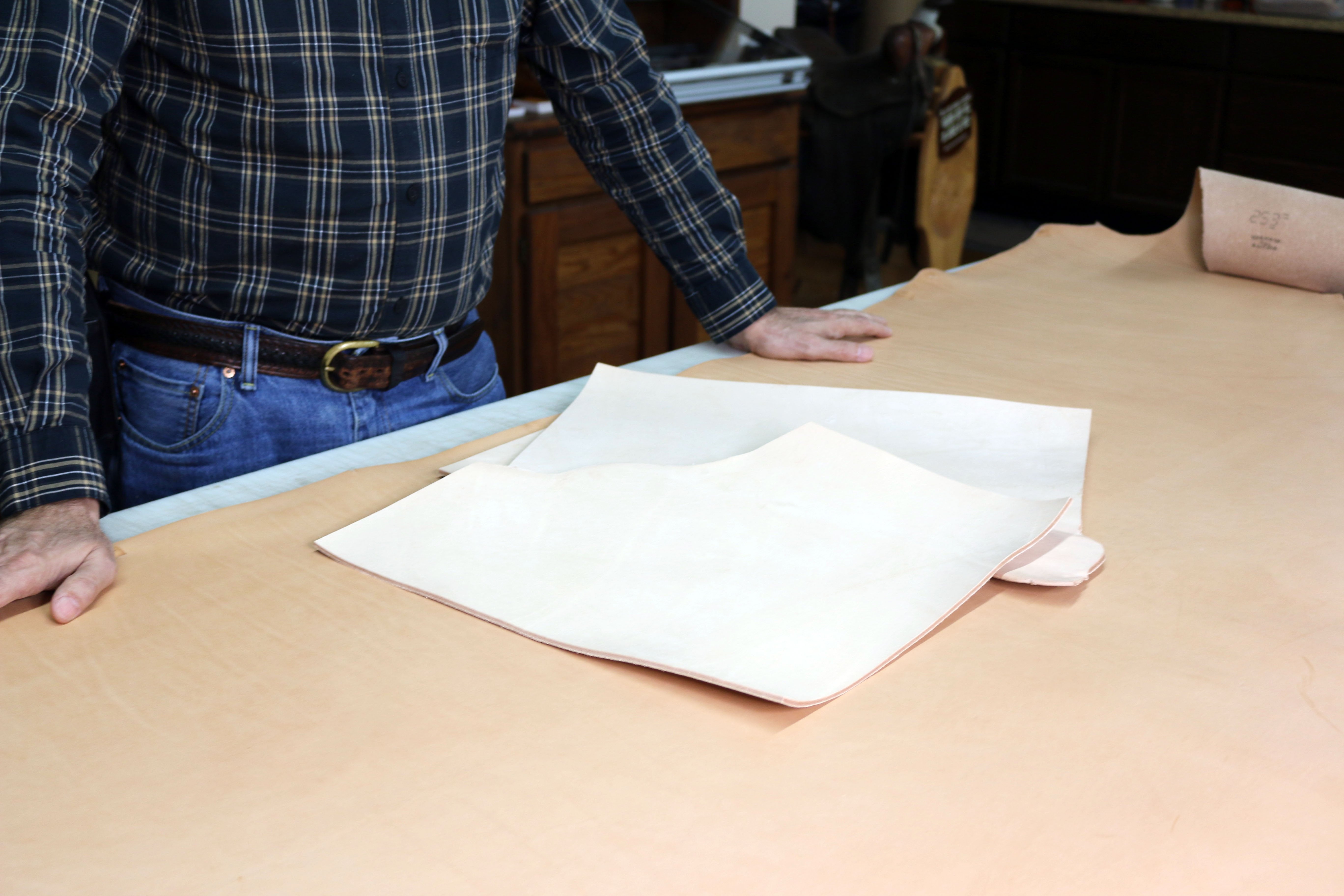 How to Choose Your Leather — Tandy Leather, Inc.