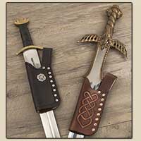 Crusader-Style Belt Sword Holder Pattern — Tandy Leather, Inc.