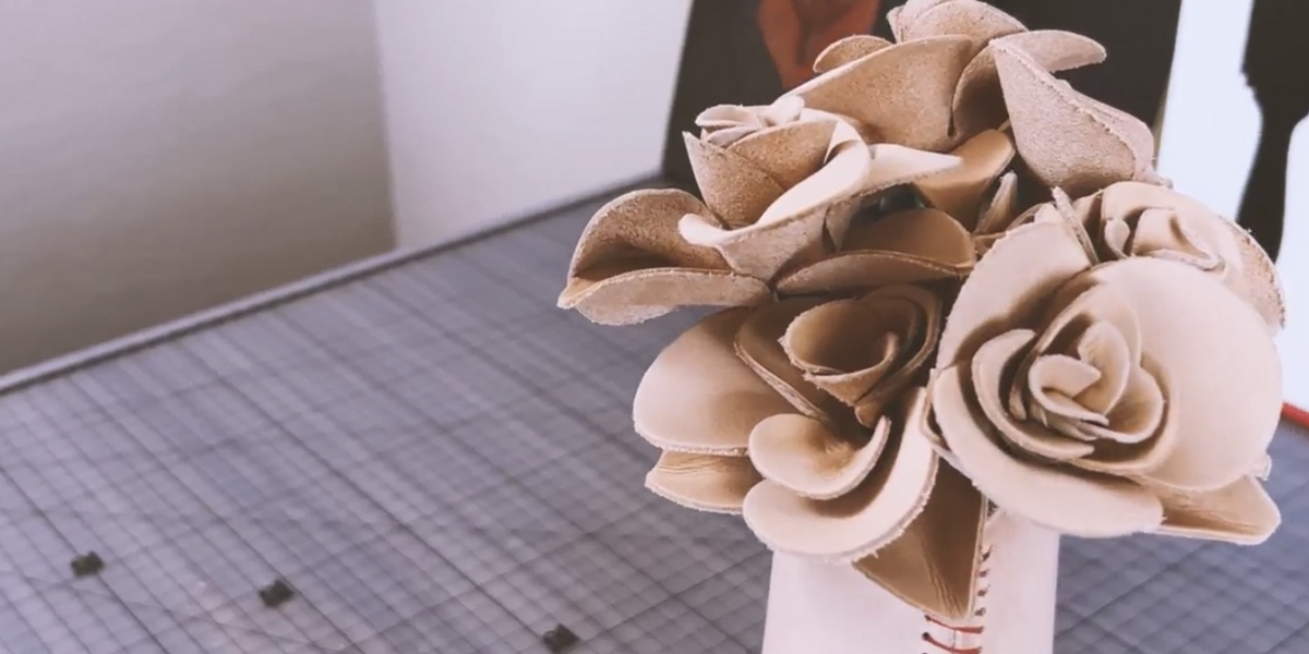 Build-A-Long: Half Dozen Leather Roses (with BONUS Vase!) — Tandy ...