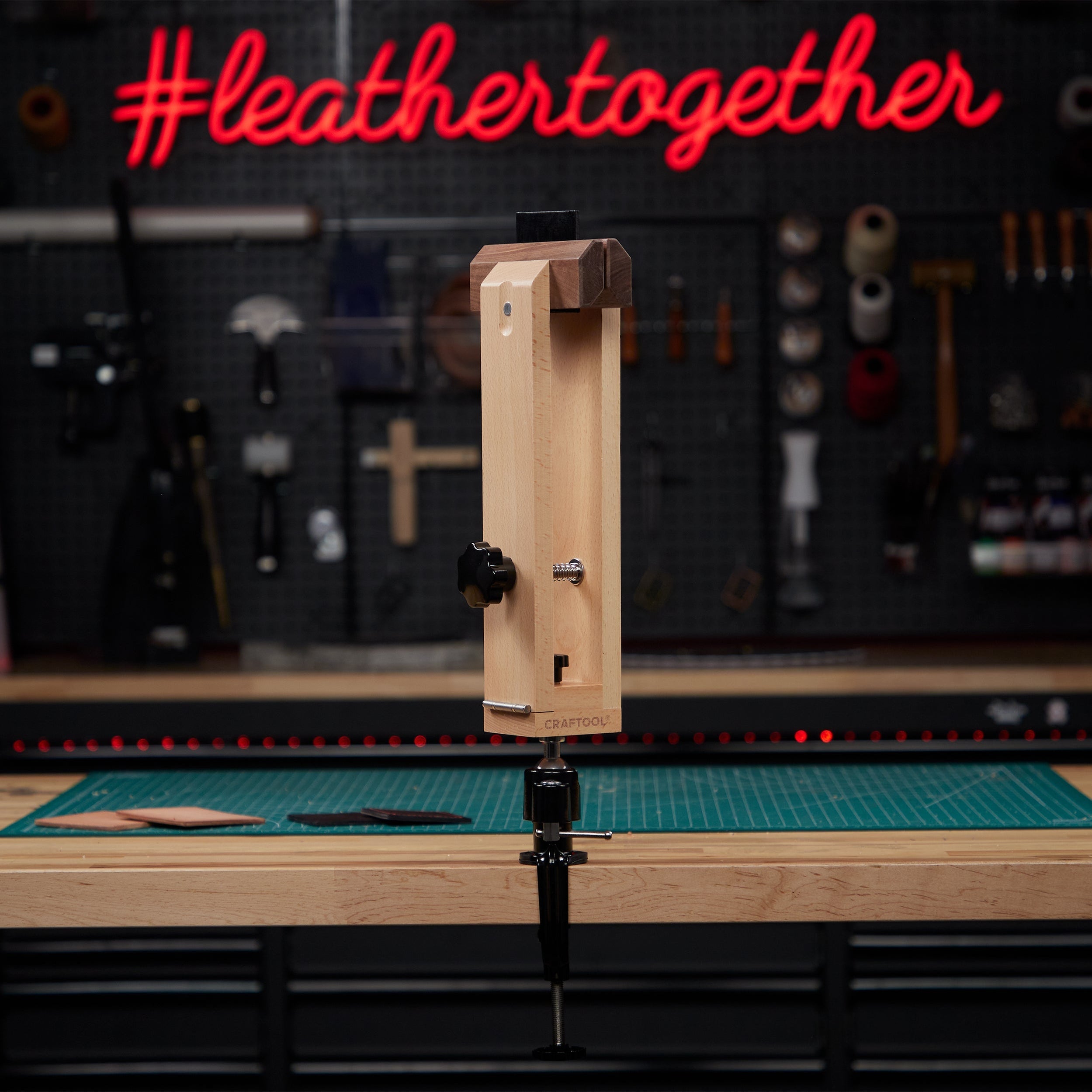 Craftool® Large Stitching Pony — Tandy Leather, Inc.