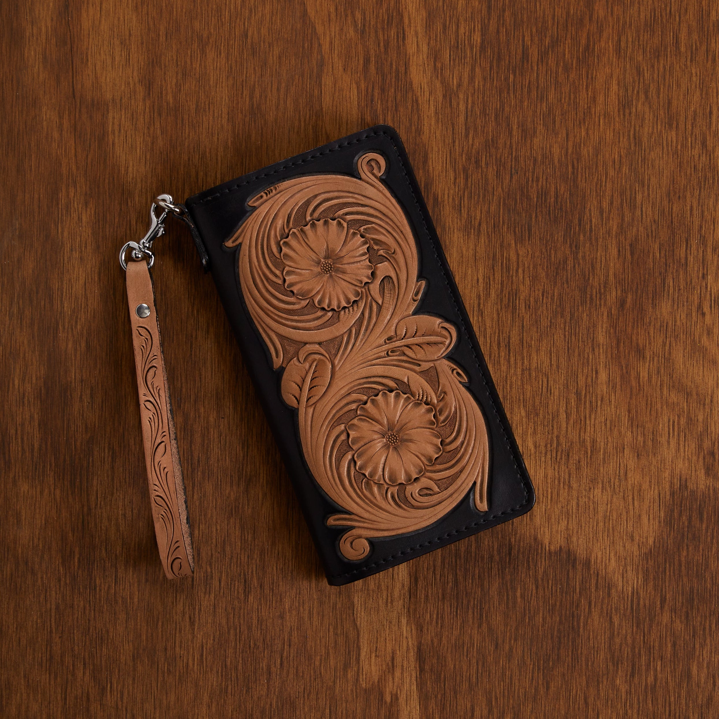 Selection Quebracho & Chestnut Mix Veg-Tan Side — Tandy Leather, Inc.