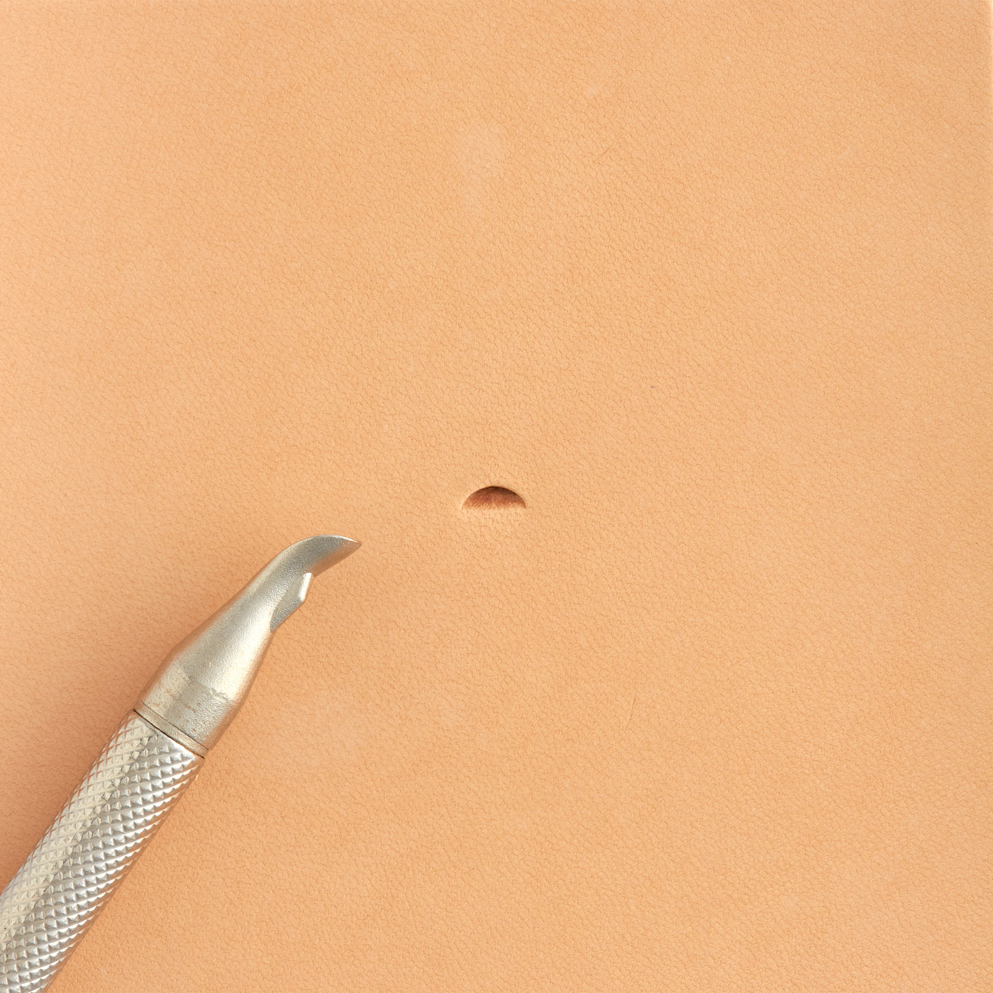 Craftool® Undercut Lifter Stamp — Tandy Leather, Inc.