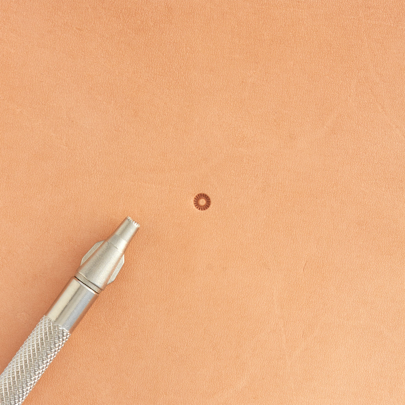 Craftool® Serrated Seeder Stamp | Tandy Leather — Tandy Leather, Inc.